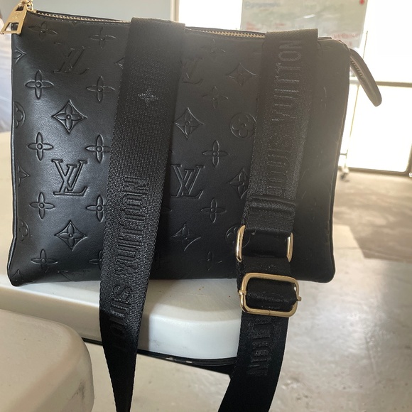 Louis Vuitton | Bags | Black Louis Vuitton Cross Body Bag | Poshmark